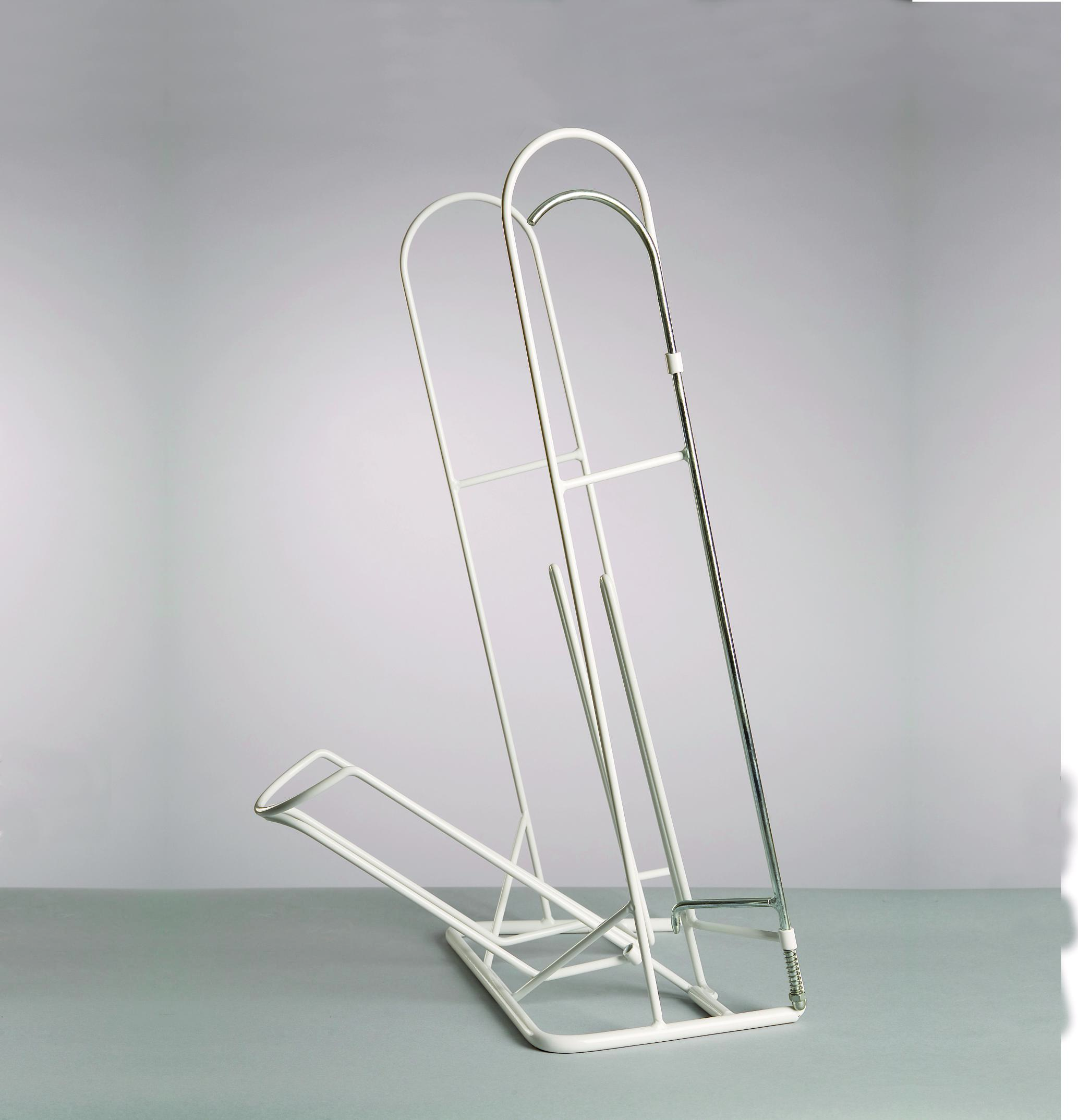 Medi Reha Butler - Applying stockings from Danish CARE Supply A/S ...